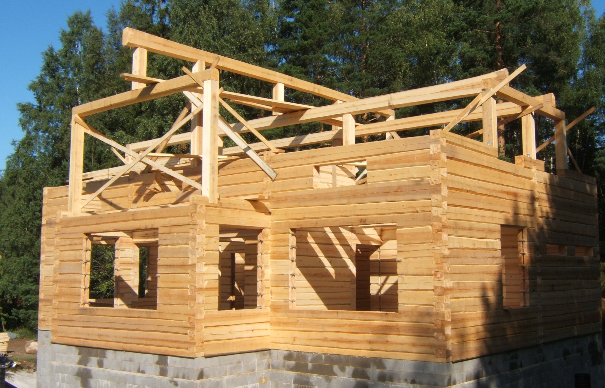 Hirren veistotyö - Kuortaneen Hirsitalot Oy